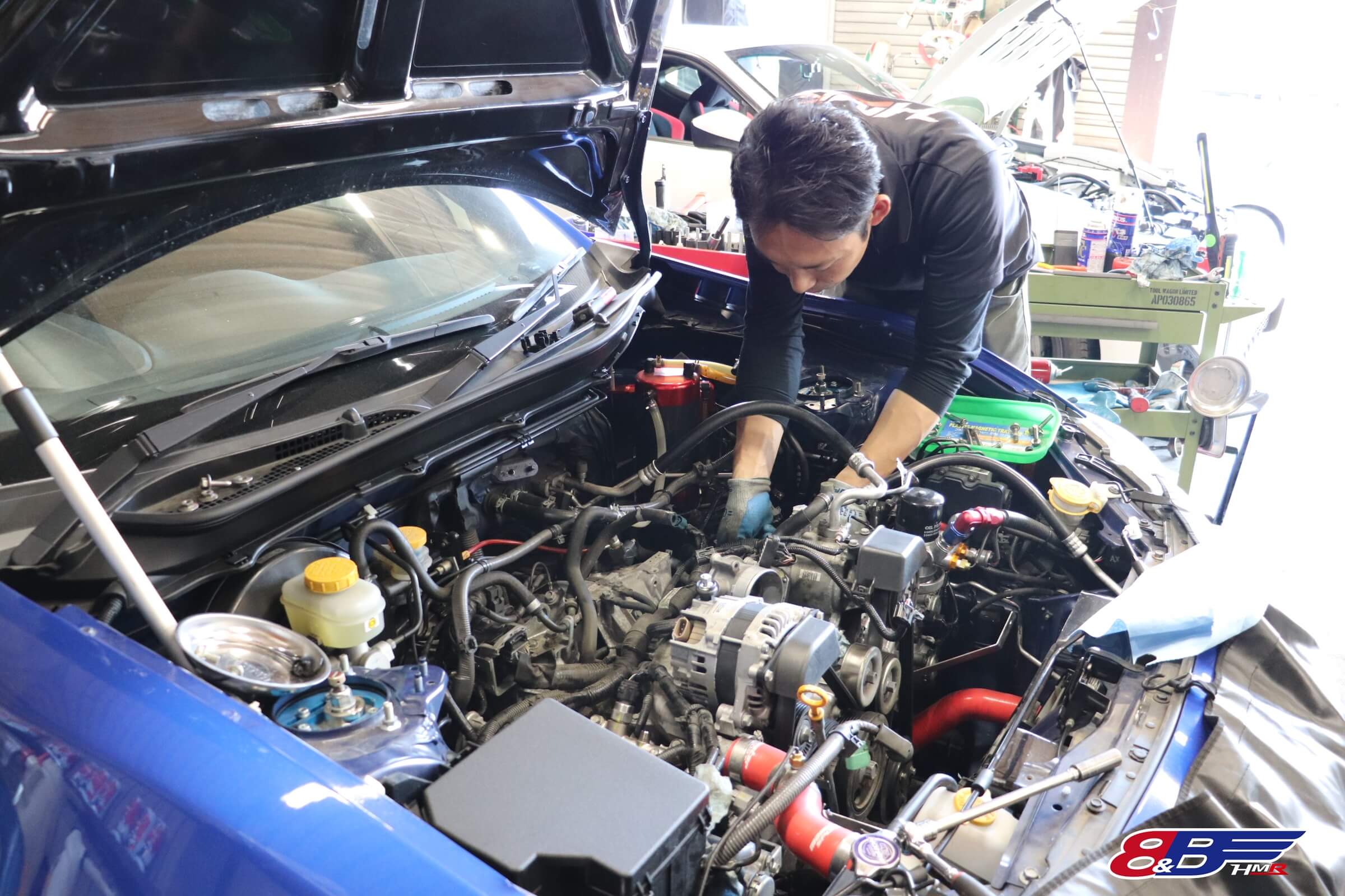 デモカーBRZ（ZC6）にオートファクトリー強化インジェクターシールを取付 – 8&B HMR